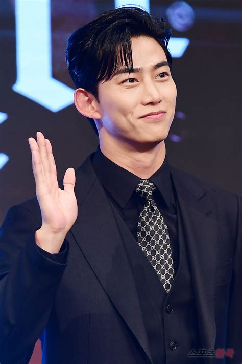 옥택연 조각 비주얼