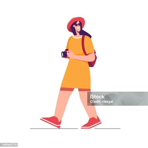 배낭과 카메라로 모자를 쓴 여자 관광객 여행자의 벡터 그림 거리에 대한 스톡 벡터 아트 및 기타 이미지 거리 관광 관광객