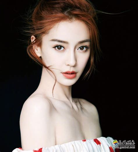 Angelababy登上杂志新刊封面大片曝光清新灵动双眸尽显柔情 新闻资讯 高贝娱乐