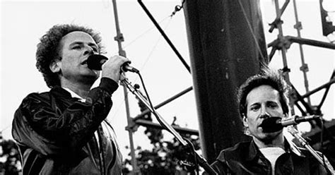 왼쪽 청력 잃은 포크 음악 거목 폴 사이먼 “죽음 압박 안받아”