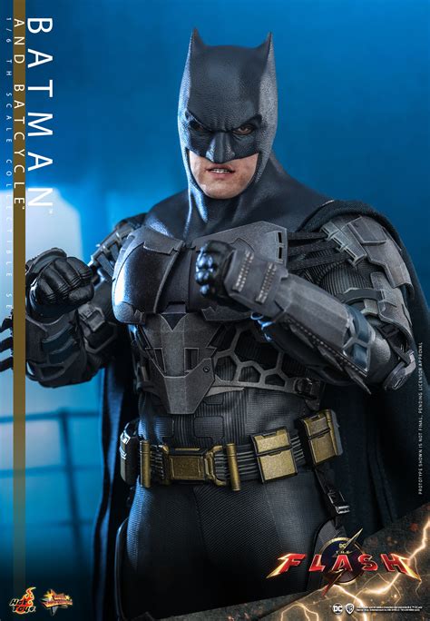 闪电侠蝙蝠侠及蝙蝠摩托 16比例珍藏人偶 Hot Toys