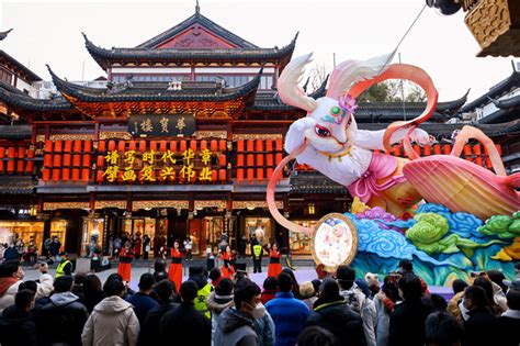 新春走基层 兔子灯、元宝茶、梨园戏豫园新春民俗独占鳌头