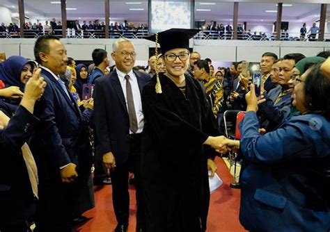 Pakai Toga Sri Mulyani Orasi Di Universitas Brawijaya