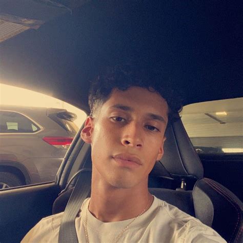Eric Outthere213 Snapchat Stories Spotlight Lenses