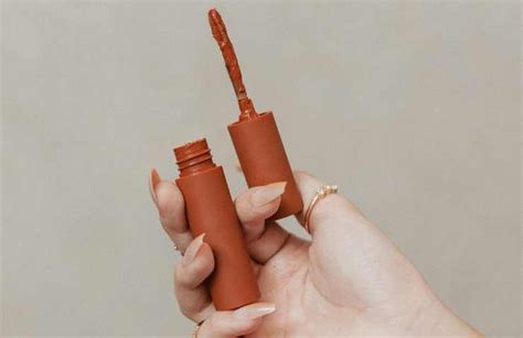 Non Confondere La Tinta Labbra Con Il Rossetto Ti Svelo Le Differenze