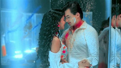 Nostalgic Yeh Rishta Kya Kehlata Hai Couple Naira And Kartiks Love Moment