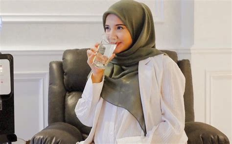 Hamil Besar Zaskia Sungkar Dilarikan Ke Rumah Sakit Okezone Celebrity