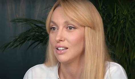 Оля Полякова зізналася що її матір покинула росію та чоловіка