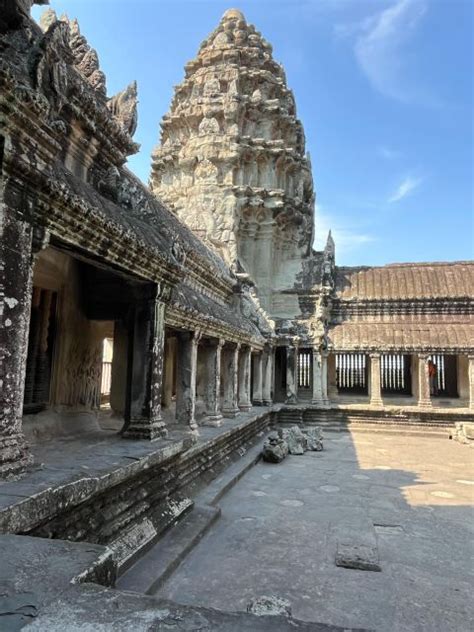 Road Rascal Ontdek Angkor Wat Bij Zonsopgang E Biketour Getyourguide
