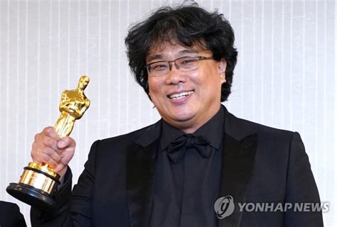 韩国电影获奥斯卡奖 文在寅乐了：要在青瓦台宴请导演