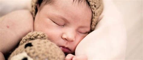 判断母乳够不够吃的5个方法！宝宝妈妈乳汁