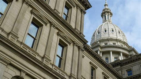 Senate Democrats Pass Bills Banning Guns From Michigan Capitol