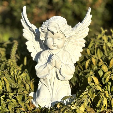 Садова фігура Янгол молиться сидячи на колінах Статуетка янгола Id