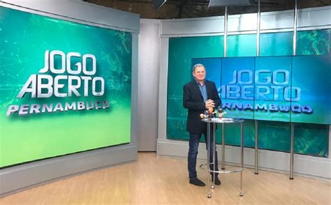 Jornal Correio Apresentador esportivo de Pernambuco chama Barradão de lixão