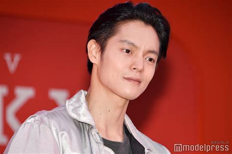 画像19 23 窪田正孝、結婚後初の公の場で祝福に笑顔 「幸せですか？」に“グーポーズ” モデルプレス