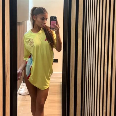 Clara Rodriguez Clarababexx • Threads Say More