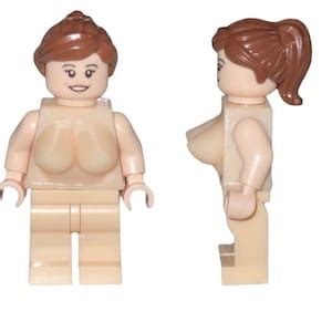 Minifigures With Big Breasts Naked Woman Clamping Blocks Individually