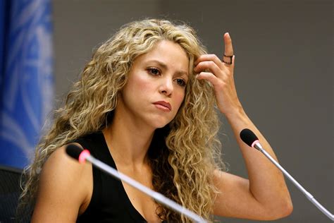 Shakira Quién Es Historia Carrera Y Por Qué Es Tan Importante Vogue