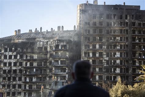 Una Chirigota De Cádiz Se Ríe Del Incendio De Campanar “han Adelantado