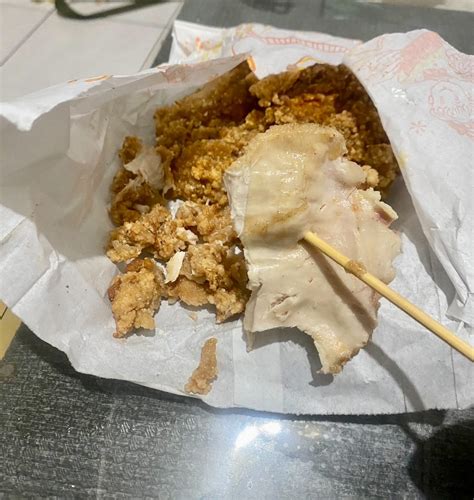 有人會跟我一樣 吃雞排把皮都咬掉只吃肉嗎