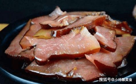 腊肉香肠放在冰箱里都一年了，现在拿出来还能吃吗？结果你想不到 搜狐大视野 搜狐新闻
