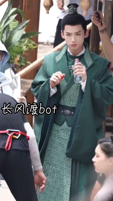 白敬亭 新剧长风渡路透，绿衣服好俊俏腾讯视频