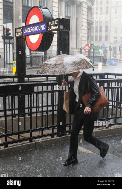 London Uk 17th August 2022 The Met Office Has Issued An Amber