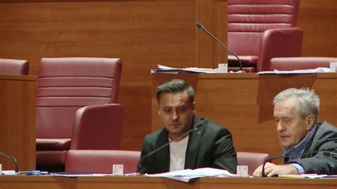 Ante Kujundžić Zaplakao U Saboru