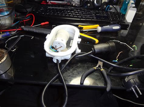 Simple Power Short Tester Detector Light Bulb Series Trick