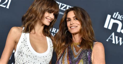 Cindy Crawford 22 éves Lánya Bikiniben állt Modellt Kaia Szexi