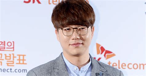 포토엔 성시경 부드러운 미소