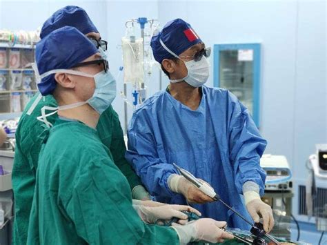 罕见7厘米前列腺肿瘤跑到直肠“躲猫猫”，多学科团队一次手术解决两大难题患者男性王忠