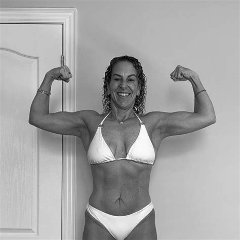 Michelle Macdonald 4x Fitness Champion Transformation Coach Macro
