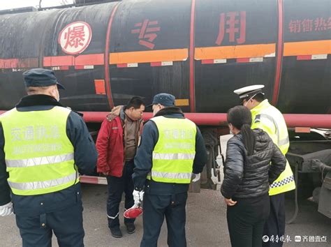 泰安交警岱岳区大队联合执法筑牢春运两客一危安全防线 车辆 驾驶员 检查