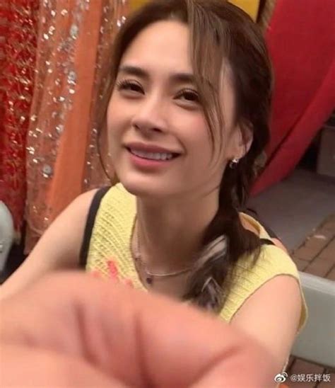阿娇录制《乘风破浪》团综 怼脸生图美出新高度新浪图片