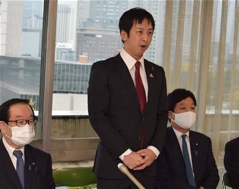 記者会見で千葉県知事選への出馬について話す関政幸県｜千葉知事選、市長vs自民県議の 写真11｜イザ！