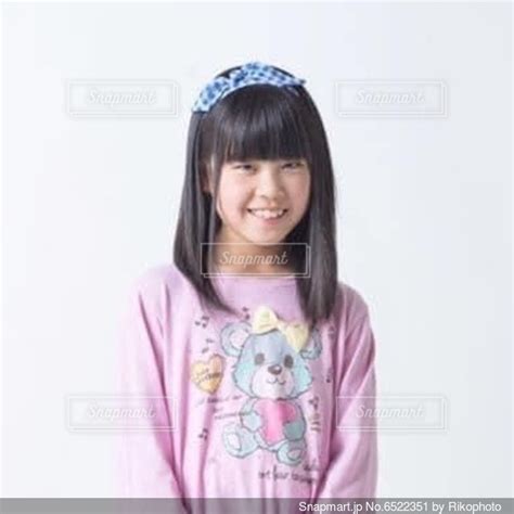 10歳の可愛い女の子！小学生女子ポートレートの写真・画像素材 Snapmart（スナップマート）