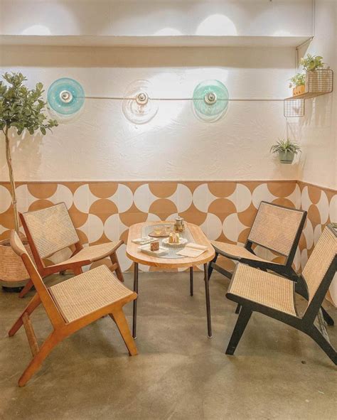 【香港】荔枝角新開簡約木系風cafe，必試自家製甜品日式定食 放假去邊 Openholidays