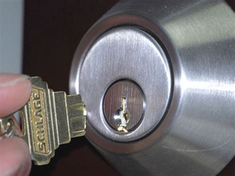 How To Remove A Stuck Key Or Broken In The Lock N More