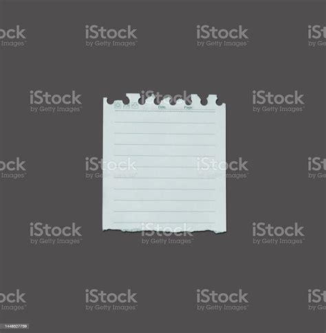 화이트는 참고 검은 배경에 스티커 테이프와 붙어 노트북 종이 찢 어 0명에 대한 스톡 사진 및 기타 이미지 0명 광학 작용 끈적거리는 Istock