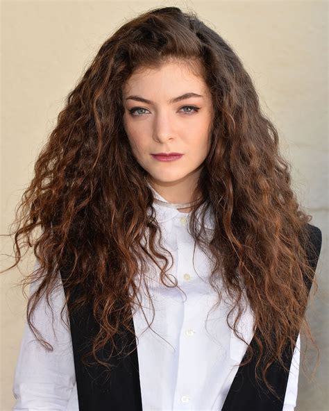 Hairstyles For Long And Curly Hair Hairstyle Guides