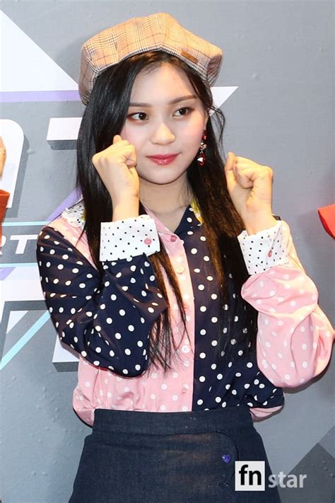 [포토] 여자친구 엄지 ‘베레모 쓰고 귀엽게 헉스