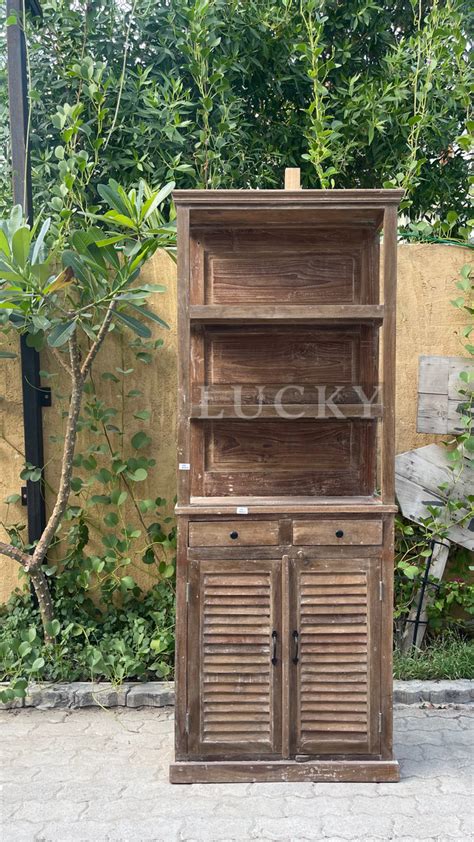 Shutter Pattern Bookshelf