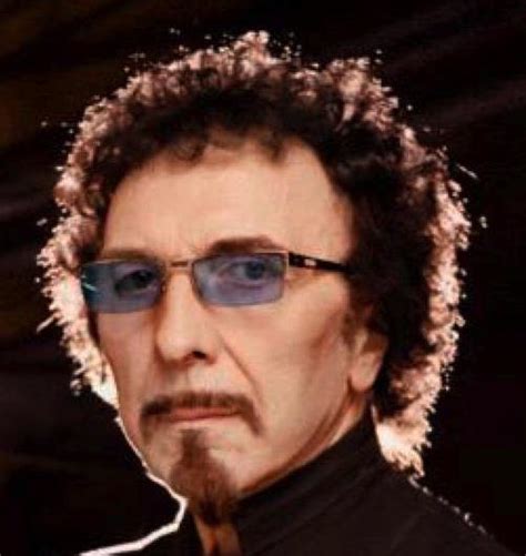 Tony Iommi A Personificação Do Heavy Metal Faz 70 Anos Blog Combate