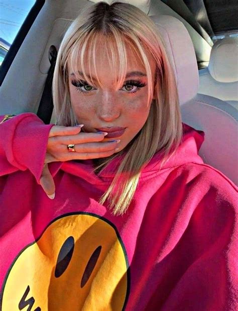Riley Hubatka In 2024 Blonde Hair With Fringe Pretty Hair Color