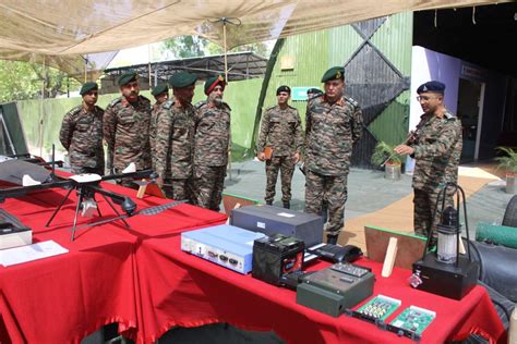 Lt Gen Dhiraj Seth Reviews Preparedness At Chetak Gunners Carpe Diem Brigade And Panchvinshati