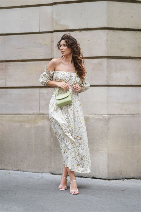 How To Dress For A First Date Woman Dresses Images 2025