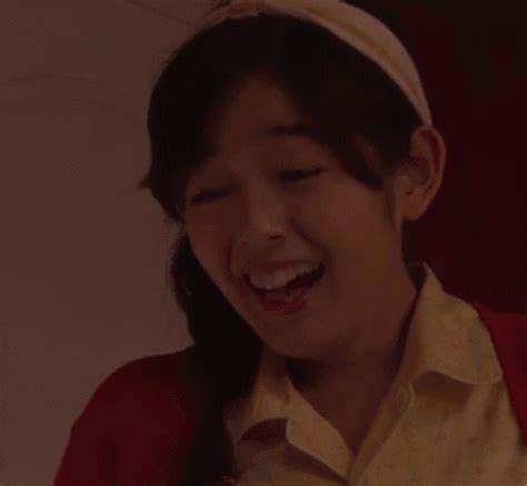 未来穗香一吻定情2美女打电话手表说话动图动态图表情包下载soo