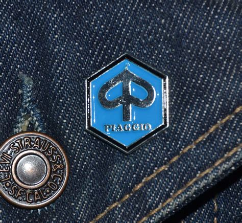 Vespa Classic Horncast Piaggio 6 Square Logo Pin Maxdim 22 Mm