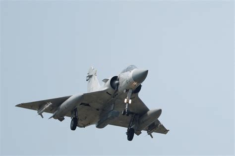 Fa 18大黃蜂系列換幻象2000戰機 數位空軍退將反對 Yahoo奇摩汽車機車